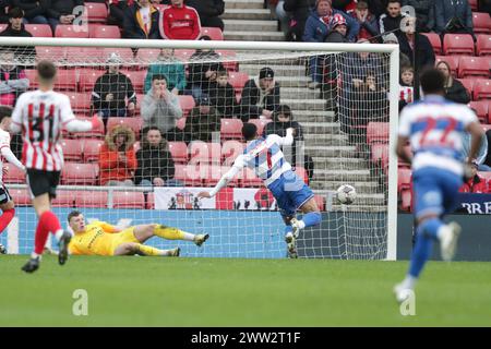 Chris Willock #7 of Queens Park Rangers with the ball during the Sky ...
