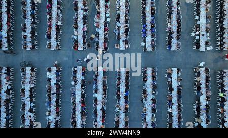 Aerial view of Muslims having iftar together during Ramadan Stock Photo ...