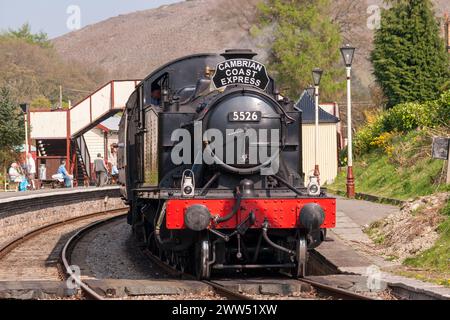 A steam train 5526 on the Llangollen Railway Stock Photo - Alamy