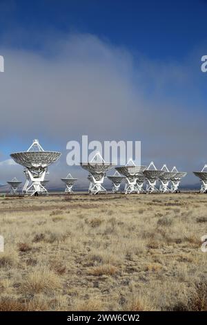 Landscape with radio telescopes vertical - Very Large Array, New Mexico ...