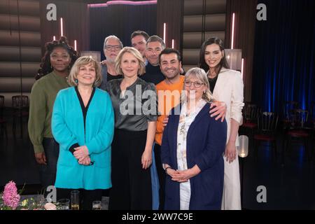 Gruppenfoto mit den Gastgebern Susan LINK und Micky BEISENHERZ, und den ...