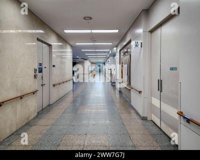 Seoul, South Korea - Asan Medical Center, the largest hospital in South ...