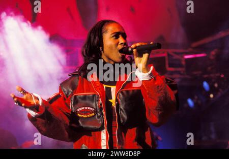 EASTHER BENNETT, ETERNAL, 1994: A young Easther Bennett of pop soul ...