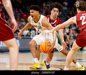 Baylor guard Ray Dennis (10) shoots against Cincinnati guard Day Day ...
