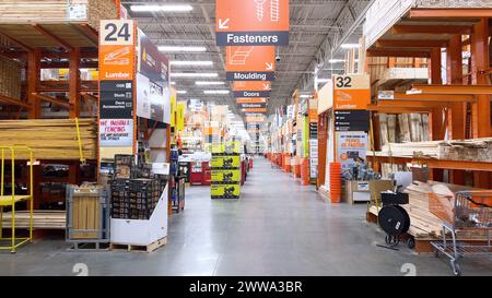 Efficient Aisle Organization at Home Improvement Store Stock Photo - Alamy