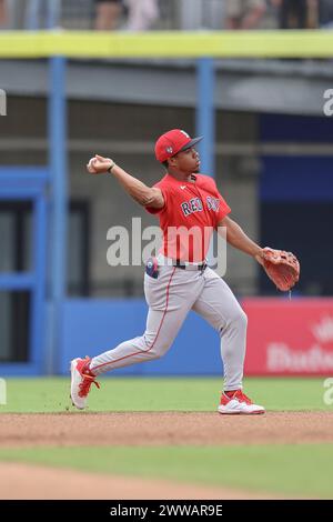 Dunedin, FL: Boston Red Sox left fielder Mark Contreras (59) makes a ...