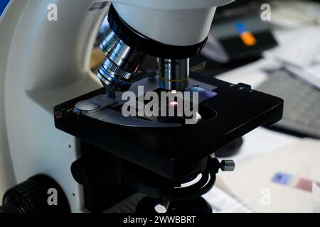 Technical platform of the Inovie 34 laboratory . Validation of NFS results, blood count and ESR ...