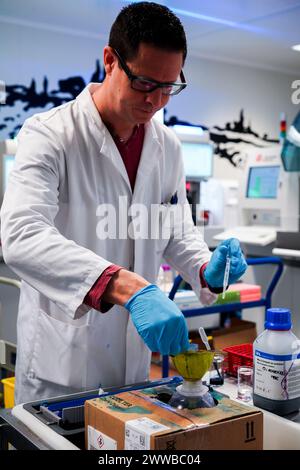 Technical platform of the Inovie 34 laboratory . Validation of NFS results, blood count and ESR ...