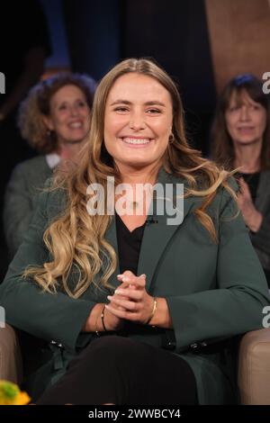 Nathalie Pohl, Extremschwimmerin, zu Gast in der NDR Talk Show ...