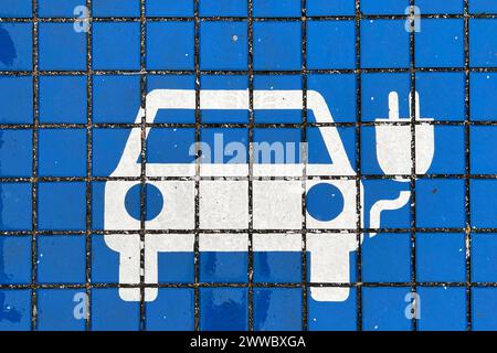 Symbolfoto Ladestation E-Auto, Symbol,Logo fuer Ladestation E-Auto auf ...