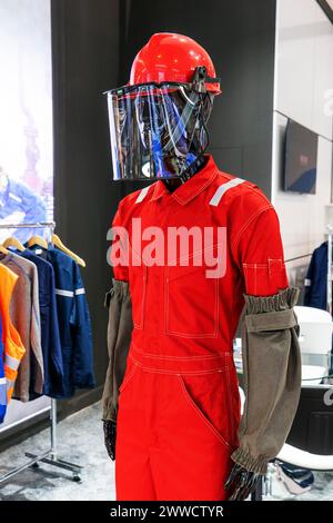 Mannequins in reflective work clothes on exhibition Stock Photo - Alamy