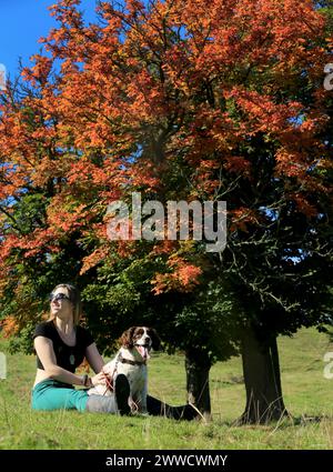 22/09/13 As autumn temperatures heat up, Chloe Lester, 20, takes a ...