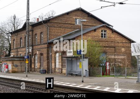 Trebbin, Germany. 22nd Mar, 2024. Trebbin station in the rain. Credit ...