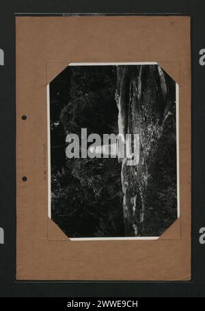 Description: Kutari Head Trijunction Point Pillar - showing face ...