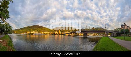 Bernkastel Old Town, bridge above river Mosel Moselle, Landshut Castle ...