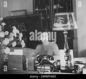 A photograph captures Princess Elizabeth at age 3 in 1929. This image ...