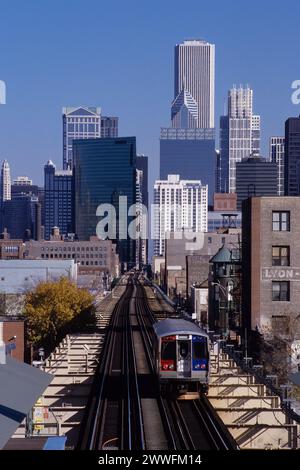 Chicago, Illinois, USA; L urban railway viaduct; L-Stadtbahn-Viadukt ...