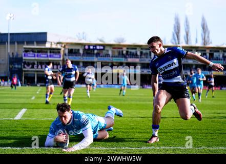 Sale Sharks' Tom Roebuck scores a try during the Gallagher PREM match ...