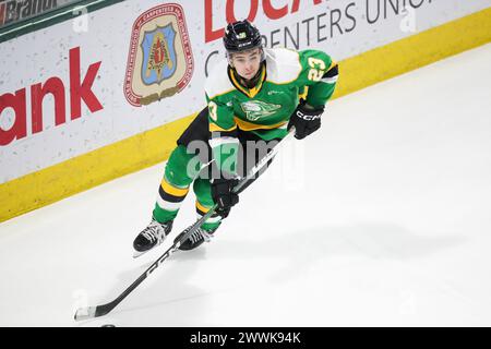 London Knights' Sam O'Reilly (23) celebrates with teammates after ...