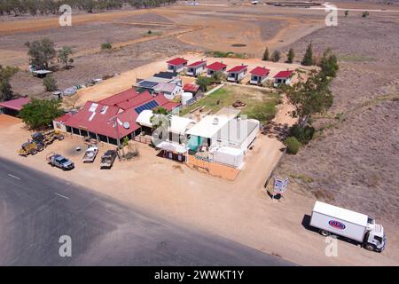 Aerial of the only hotel in the NSW/QLD border village of Hebel ...