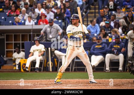 Milwaukee Brewers second baseman Brice Turang catches a fly ball hit by ...