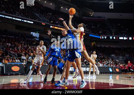 USC Trojans guard Dominique Darius (21) during an NCAA basketball game ...