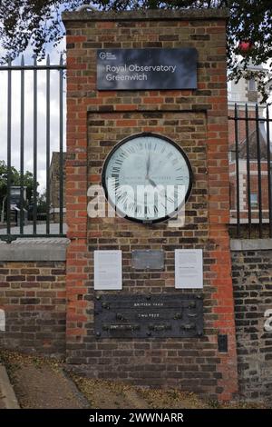 Shepherd clock face at the Royal Observatory, Greenwich, UK Stock Photo ...