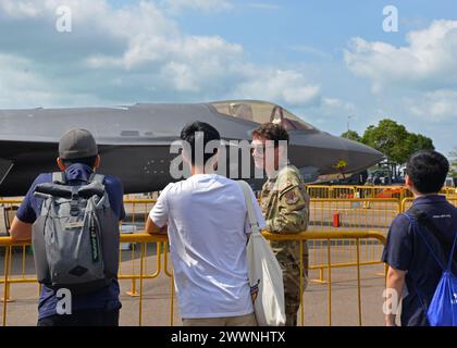 Senior Airman Ian House, 4th Fighter Squadron advanced fighter aircraft ...