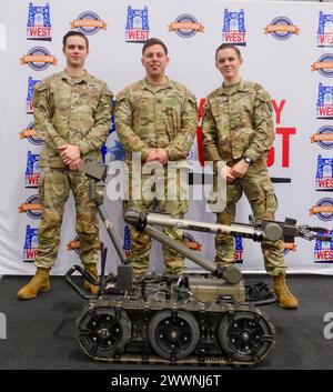 Explosive Ordnance Disposal technicians supported U.S. Army recruiters ...