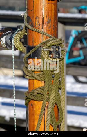 The rope and rigging on an old sailing ship Stock Photo - Alamy