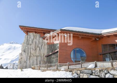 The "Lagon" swimming-pool, spa and gym in the high-altitude ski-resort ...