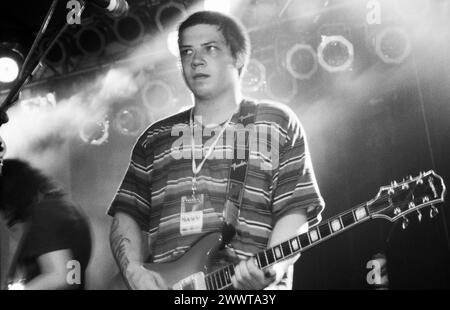 MOGWAI, EARLY CAREER, 1997 CONCERT: A young Stuart Braithwaite of ...