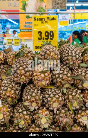 Econsave, Kampar, Perak - March 26, 2024 : Fresh Philippine pineapple ...