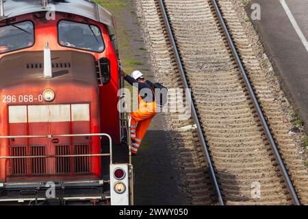 Engine driver with locomotive, class 296 diesel locomotive, Mannheim ...