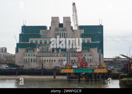 The SIS Building, also called the MI6 Building, at Vauxhall Cross ...