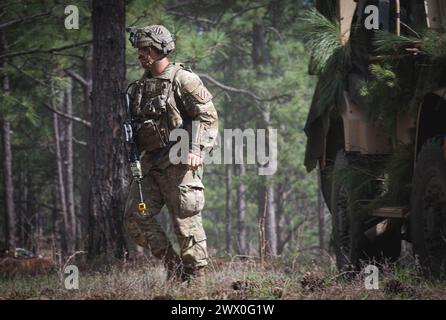 A Soldier assigned to 3rd Battalion, 69th Armor Regiment, 1st Armored ...