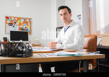 Portrait of FBI agent in office Stock Photo - Alamy