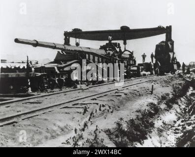 Photograph of Big Bertha, the large German Howitzer gun in World War I ...