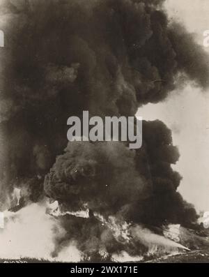 World War I Photos: A gas and flame attack in Europe ca. 1916-1919 ...