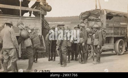 5th Regiment Marines leaving Sommedieue France ca. 1918 Stock Photo - Alamy