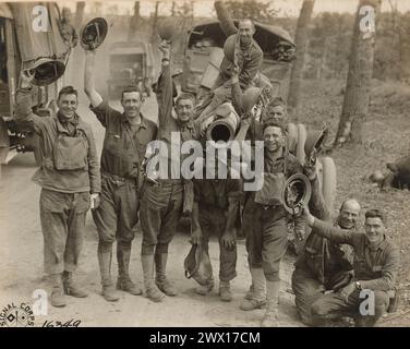 "Battery B of the 148th Regiment Field Artillery on the move in Vaux ...