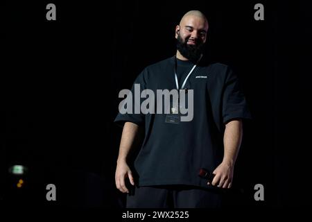 Rapper bei Bushido KÖNIG FÜR IMMER Tour 2024 live in der Olympiahalle ...