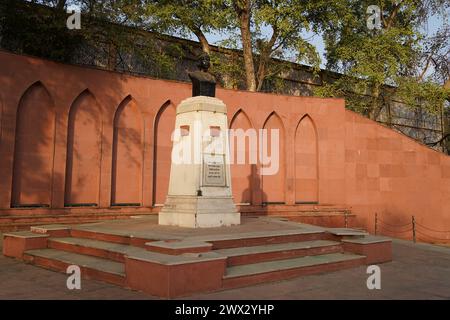 Bust of Tantia Tope at Nana Rao Park or Company Bagh (formerly Memorial ...