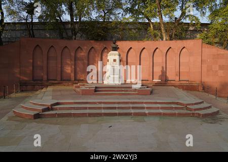 Bust of Tantia Tope at Nana Rao Park or Company Bagh (formerly Memorial ...