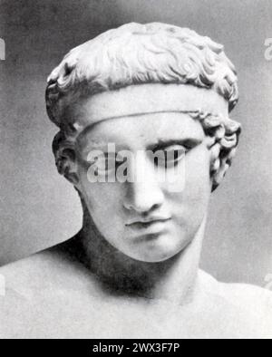 Marble statue, dating from around 40 BC, of the trojan priest Laocoon ...