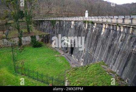 2. Mahmut Dam, located in Istanbul, Turkey, was built in 1839 Stock ...