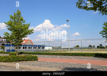 Permanent and temporary buildings for primary school in Moerkapelle in ...
