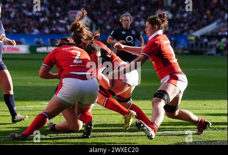 England's Maud Muir during the Guinness Women's Six Nations match at ...