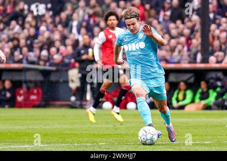 ROTTERDAM - (l-r) Niklas Vesterlund of FC Utrecht, Leo Sauer of ...