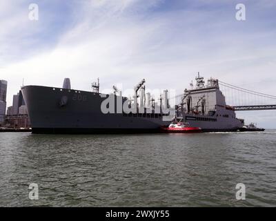 USNS Harvey Milk (T-AO-206 Stock Photo - Alamy